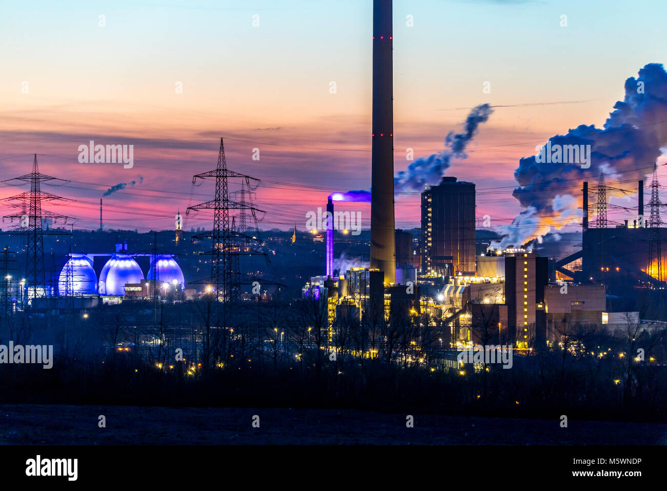 Prosper coking plant in Bottrop, right, RWE waste incineration plant ...