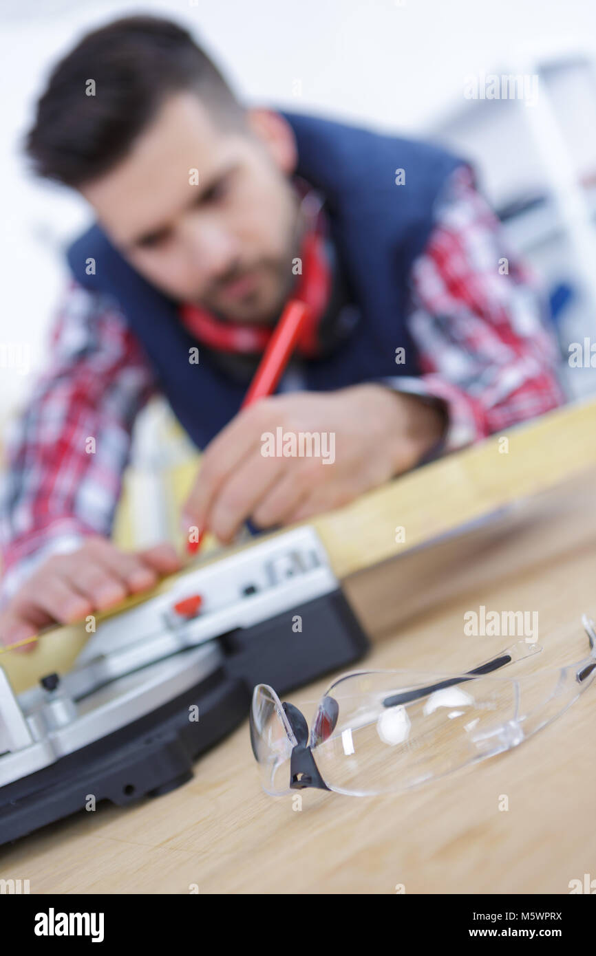 Assembling materials hi-res stock photography and images - Alamy