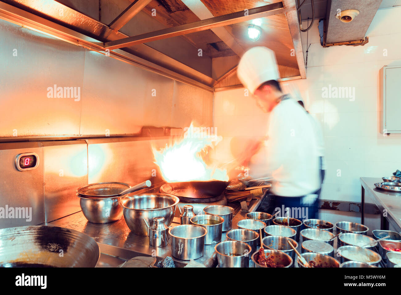 Chinese chef cooking, Sichuan cuisine chef Stock Photo - Alamy