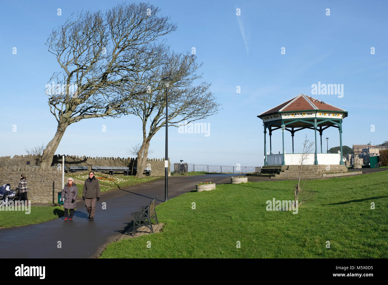 Clevedon promenade hi-res stock photography and images - Alamy