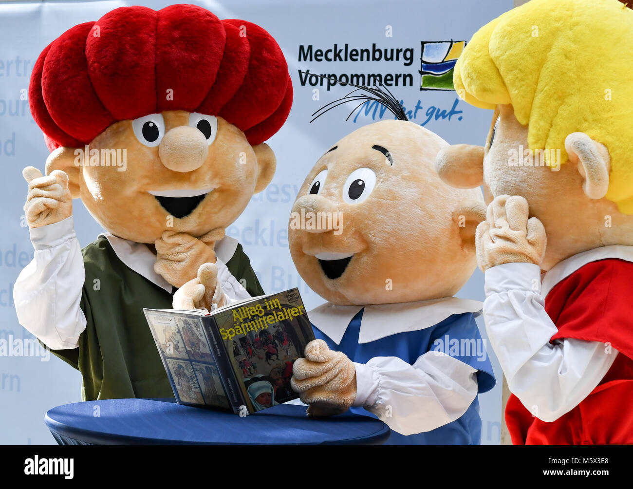 Comic figures hi-res stock photography and images - Alamy