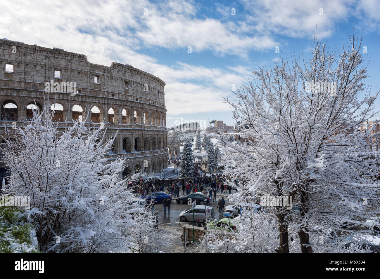 Snow covered monuments hi-res stock photography and images - Alamy