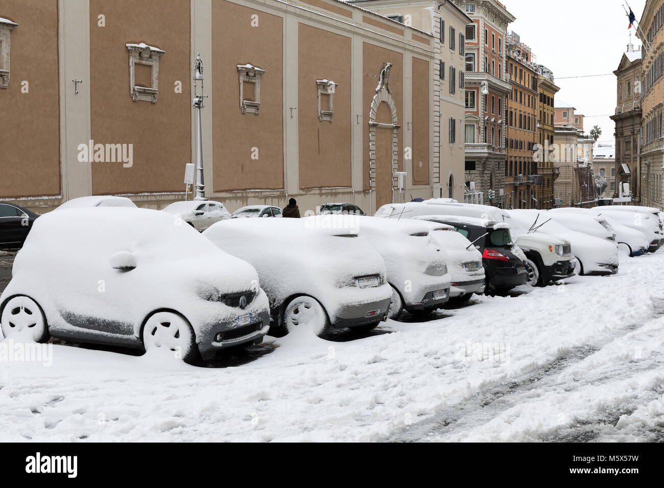 Rome, Italy. 26th Feb, 2018. An exceptional weather event causes a cold ...
