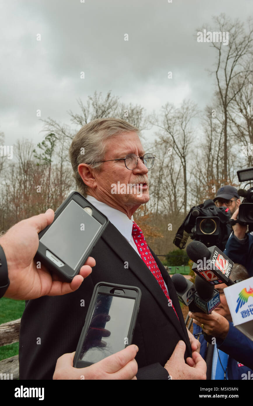 Shared grief hi-res stock photography and images - Alamy