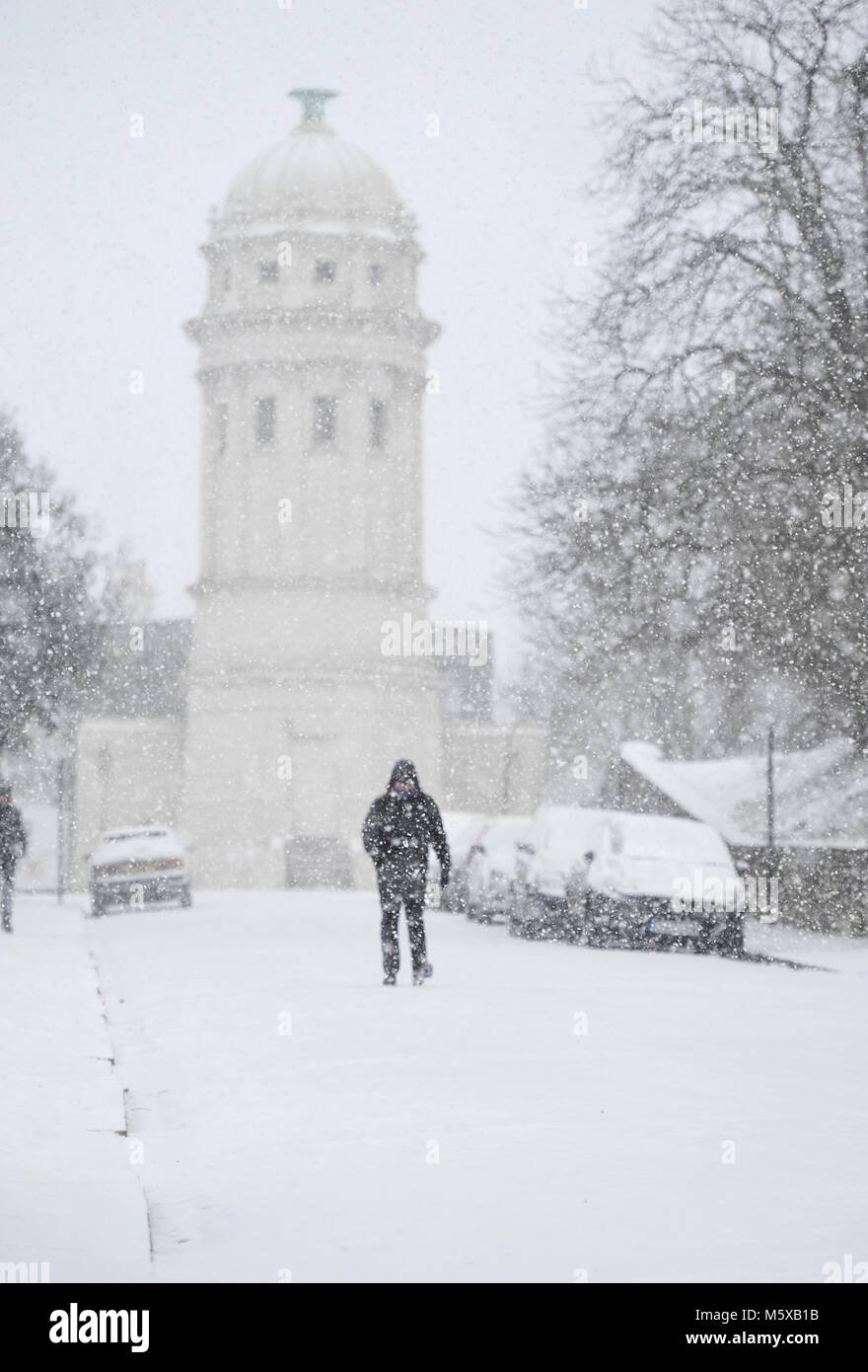 Brighton. 27th Feb, 2018. UK Weather: Heavy snow falls in the Queens ...