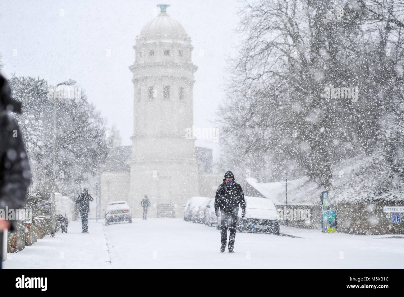 Brighton. 27th Feb, 2018. UK Weather: Heavy snow falls in the Queens ...