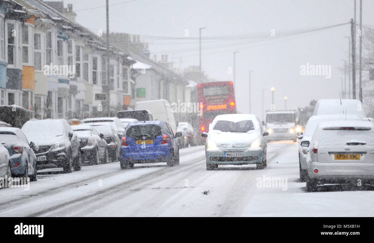 Brighton. 27th Feb, 2018. UK Weather: Heavy snow falls in the Queens ...