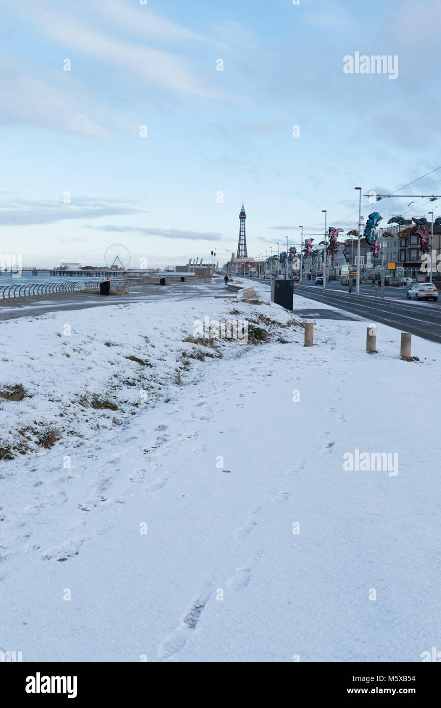 Blackpool. 27th Feb, 2018. UK Weather:Snow fall in Blackpool as the ...