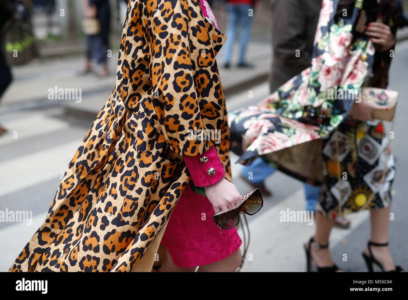 Milan, Italien. 25th Feb, 2018. A chic showgoer attending the Dolce ...