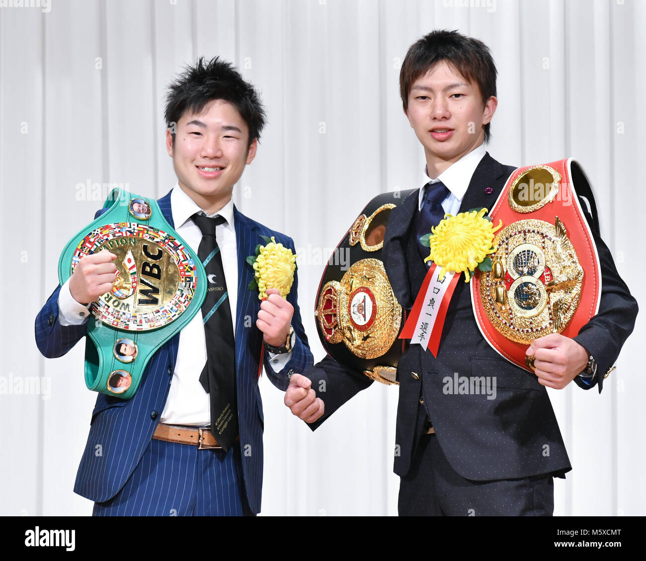 Tokyo, Japan. 9th Feb, 2018. (L-R) Ken Shiro, Ryoichi Taguchi Boxing ...
