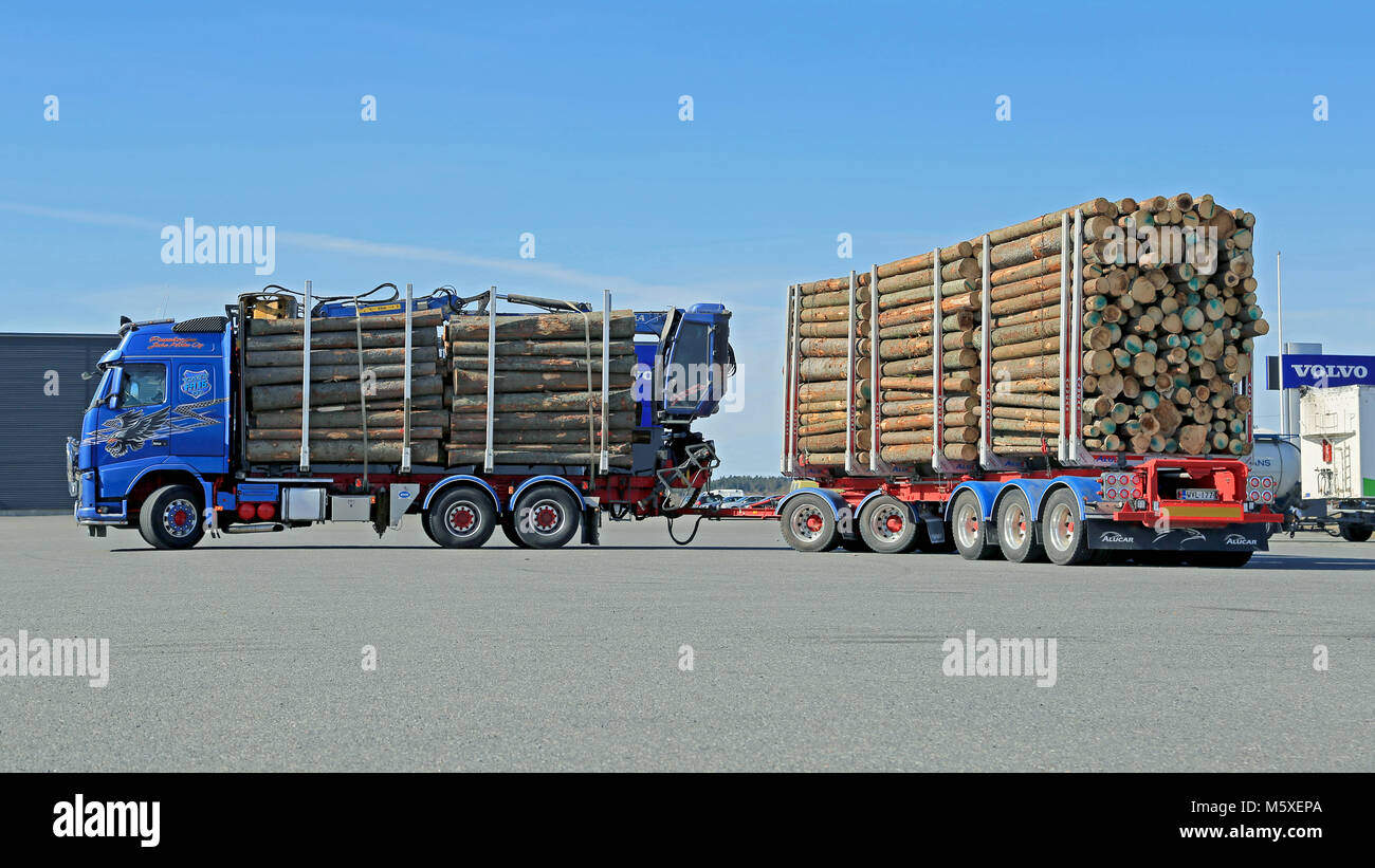 Tractor trailer combination hi-res stock photography and images - Alamy