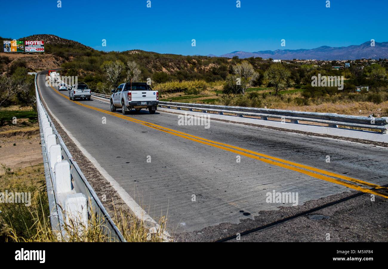 bridge and road that crosses the river. Entry and exit to the Moctezuma ...