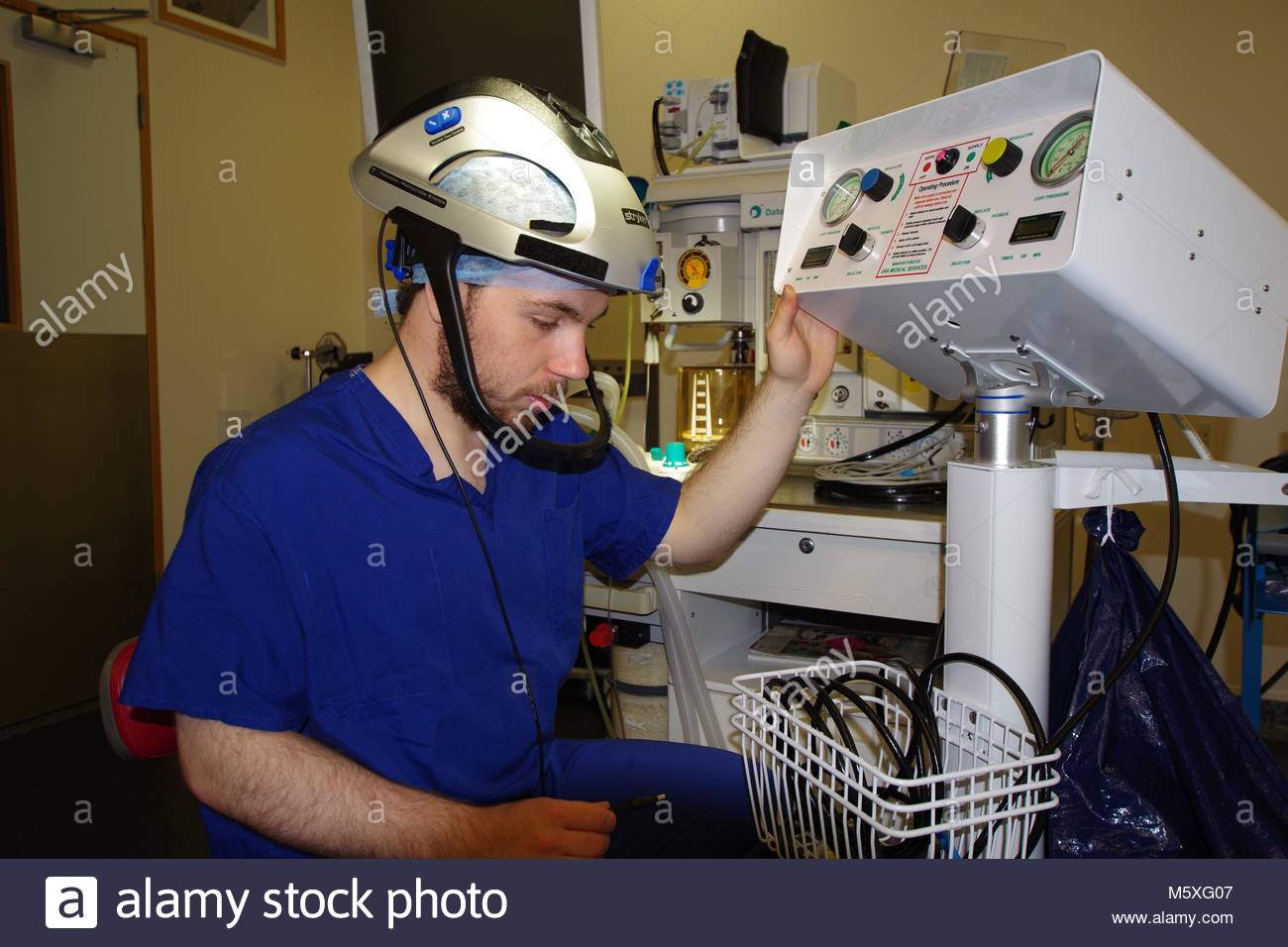 Surgical Gown Stock Photos & Surgical Gown Stock Images - Alamy