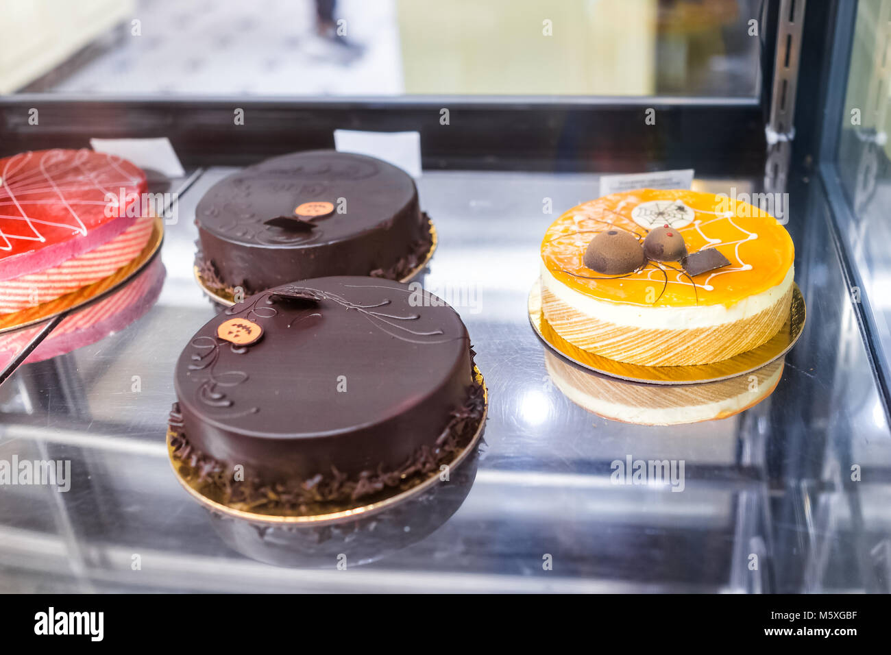 Big orange cake hi-res stock photography and images - Alamy