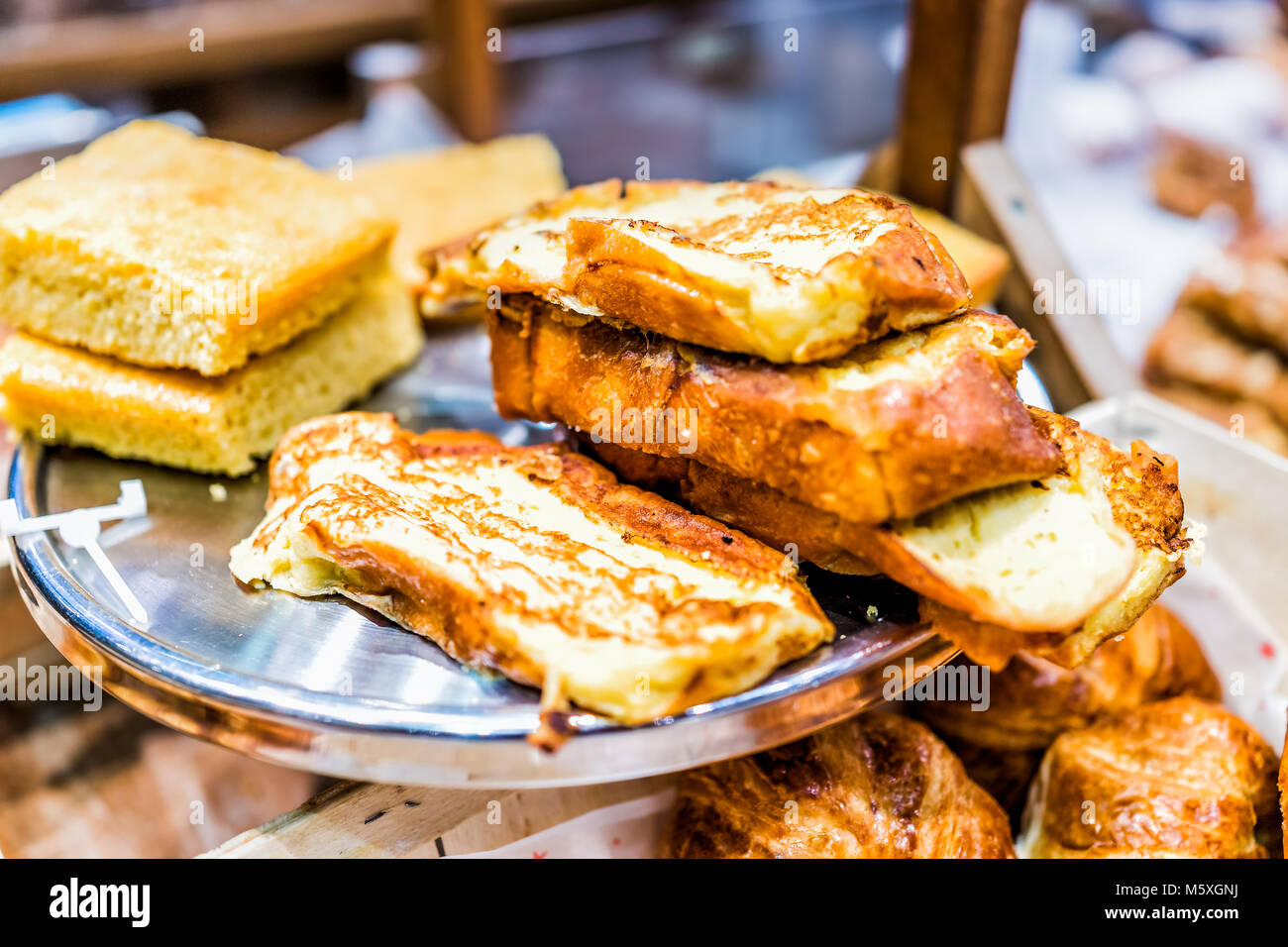 Toast bakery cafe hi-res stock photography and images - Alamy