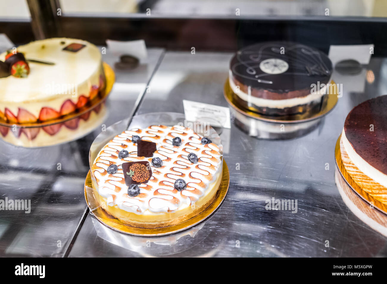 Chocolate cake on display in hi-res stock photography and images - Alamy