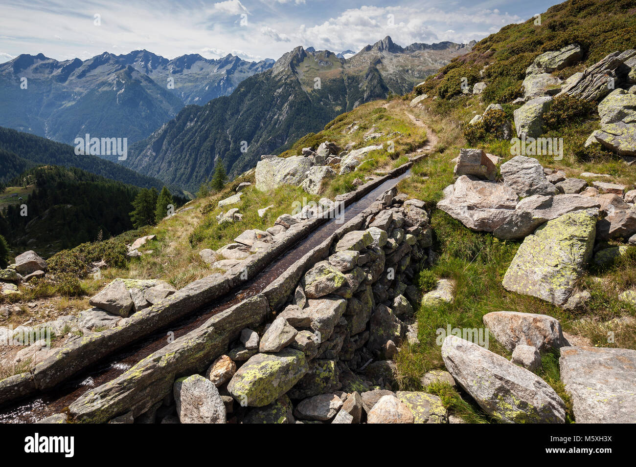 Old stone canal hi-res stock photography and images - Alamy