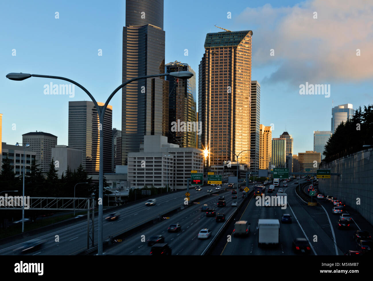 WA13717-00...WASHINGTON - Interstate 5 heading into the south side of ...