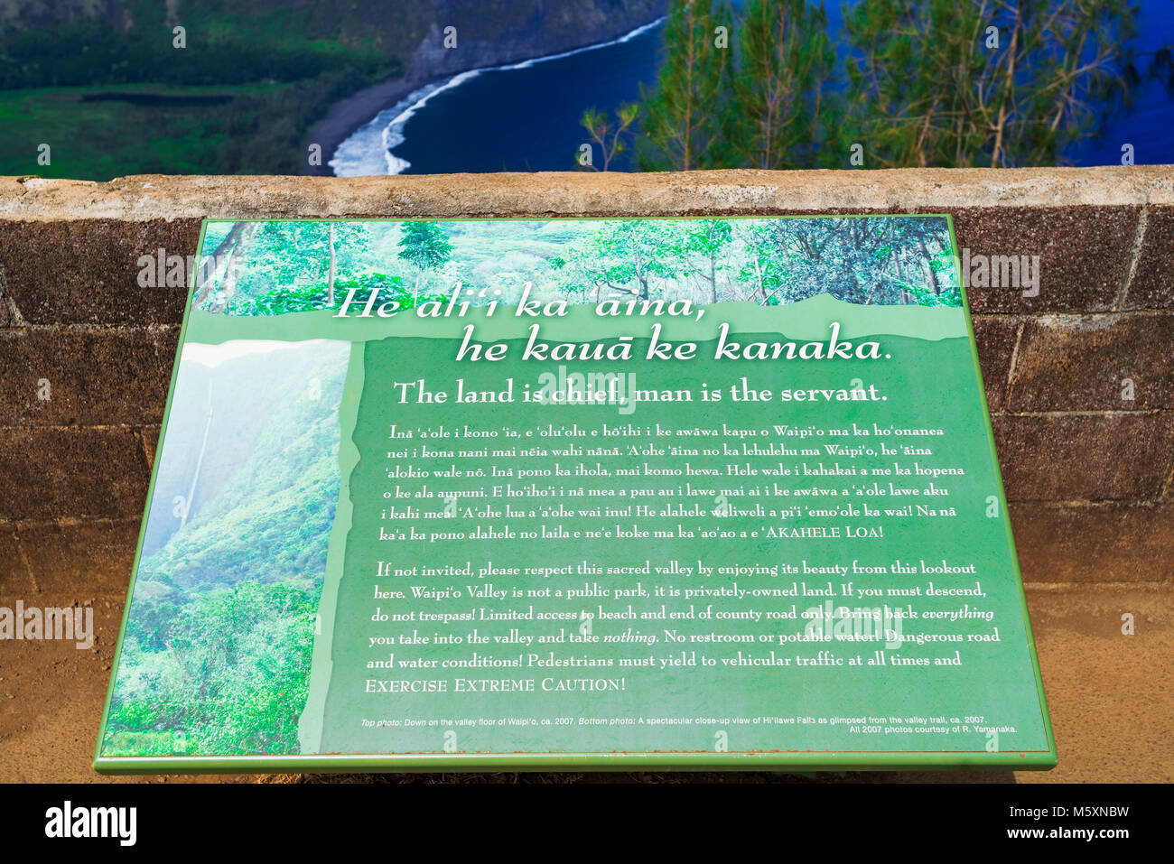 Interpretive sign at the Waipio Valley overlook, Hamakua Coast, The Big ...