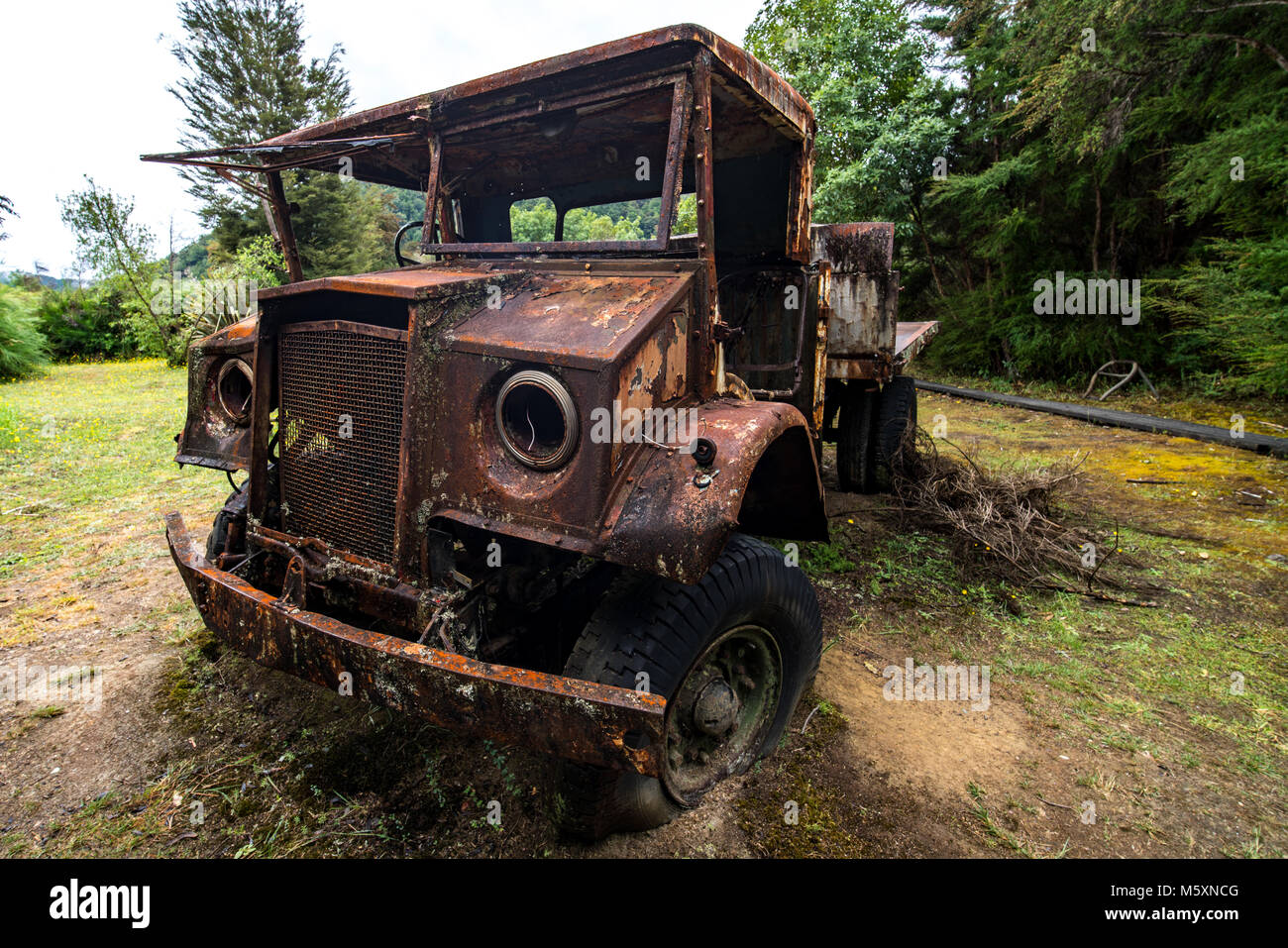 Rusty old tractor, Gold Digger Country, New Zealand Stock Photo - Alamy