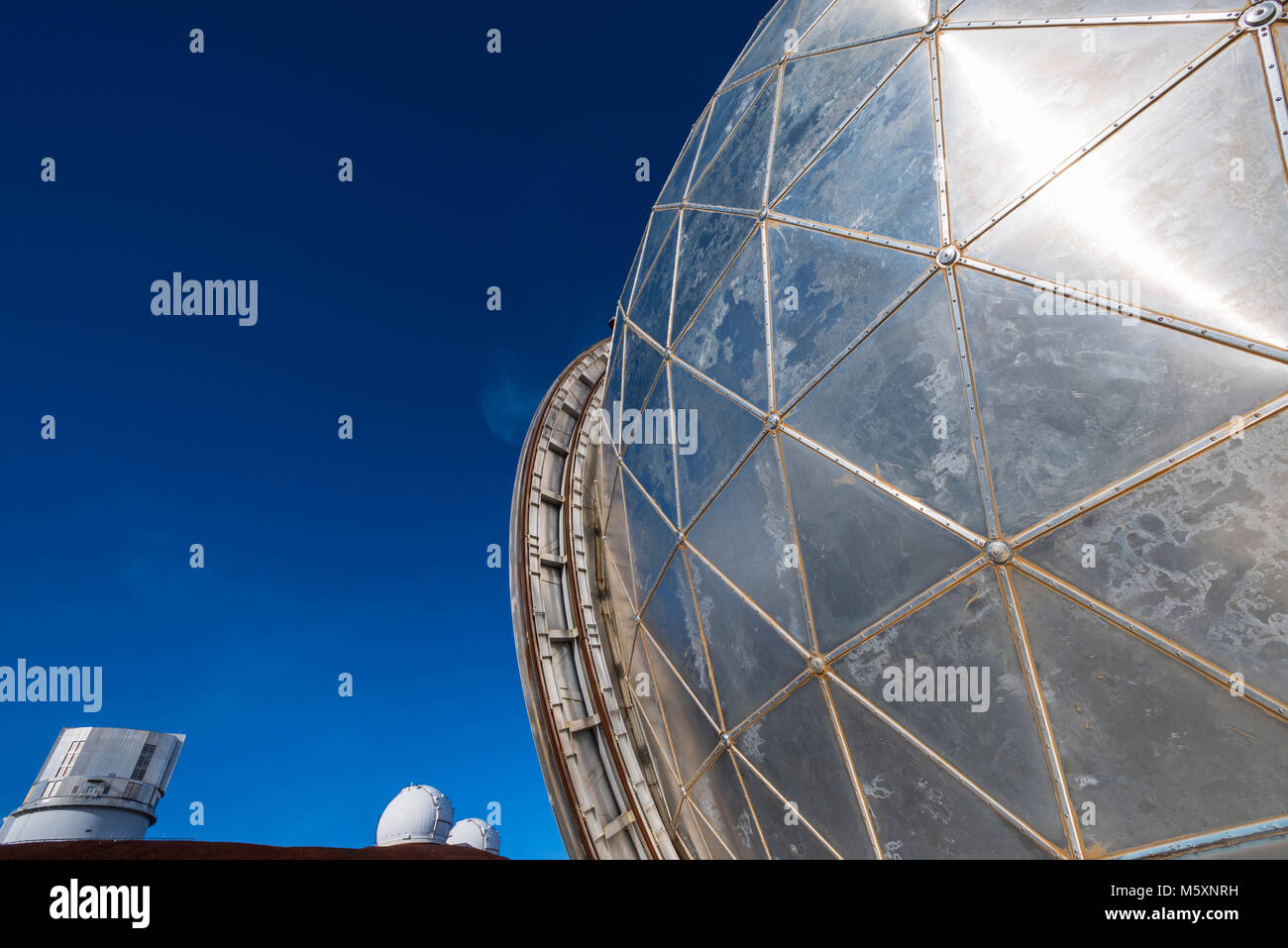 Caltech Submillimeter Observatory on the summit on Mauna Kea, The Big ...