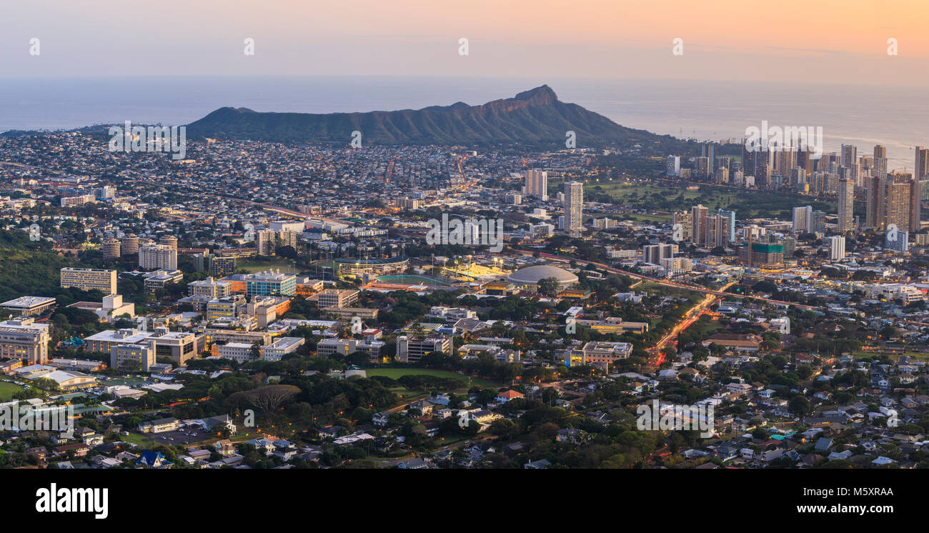View to Honolulu from Tantalus Lookout at sunset, Oahu, Hawaii Stock ...