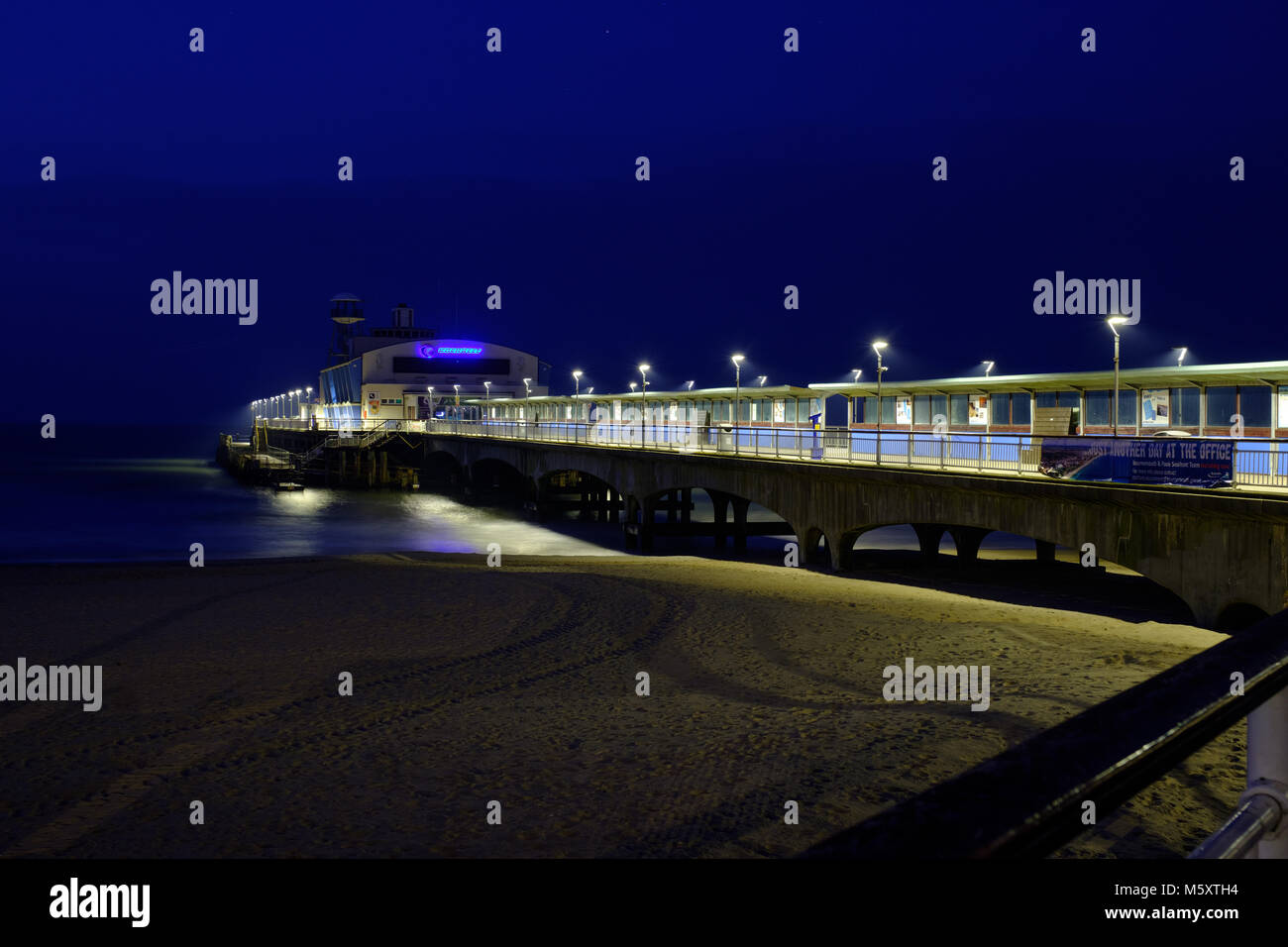 Pier start up hi-res stock photography and images - Alamy