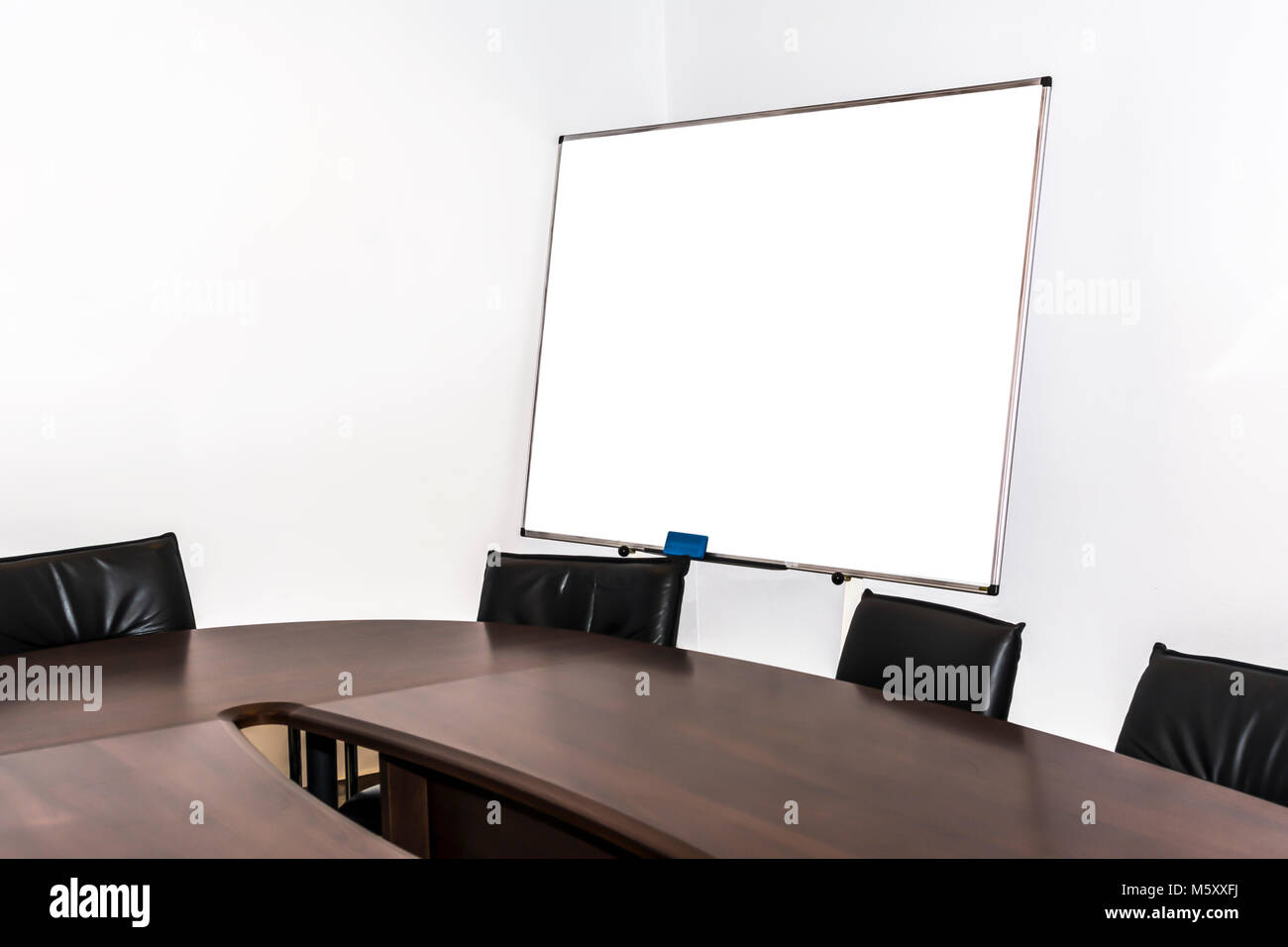 Whiteboard in office blank hi-res stock photography and images - Alamy