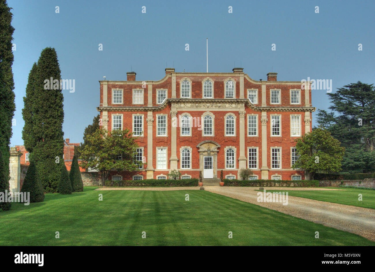 English mansion drive hi-res stock photography and images - Alamy
