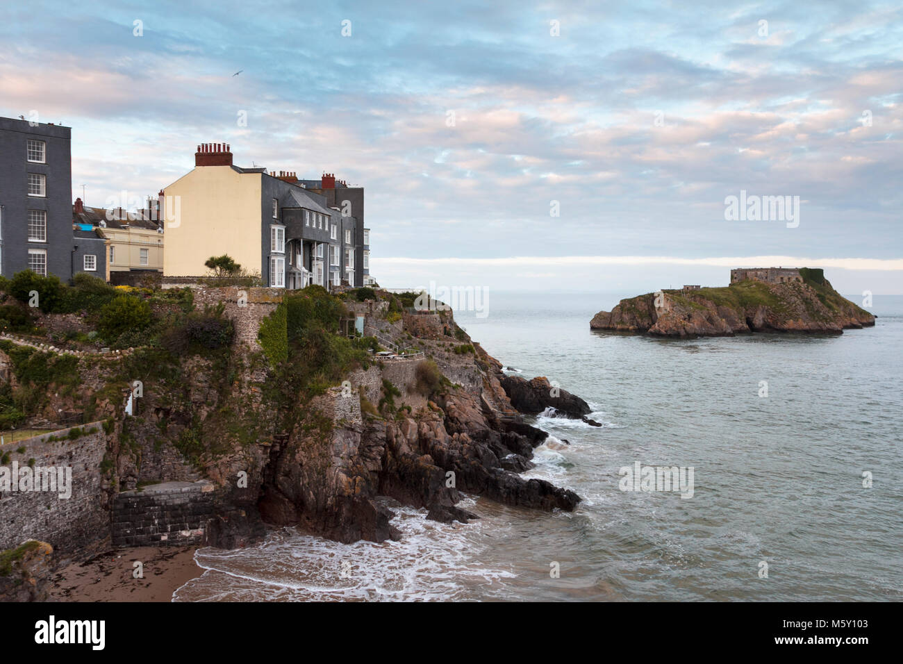 Slate cliff hi-res stock photography and images - Alamy