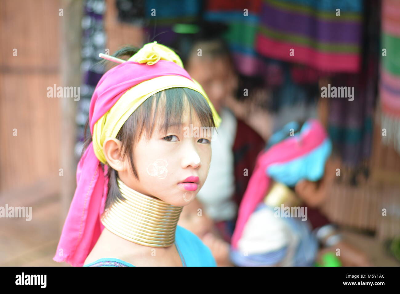 Long Neck women in a tribe near Chiang Mai in Northern Thailand Stock ...