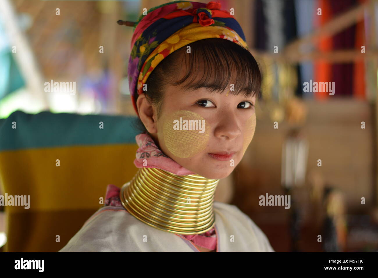 Long Neck women in a tribe near Chiang Mai in Northern Thailand Stock ...