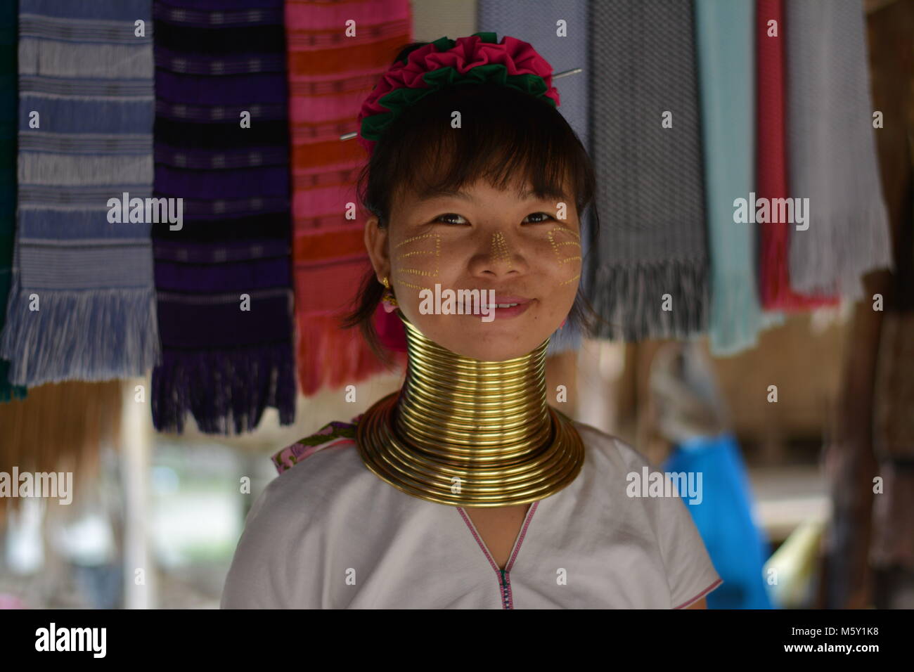 Long Neck women in a tribe near Chiang Mai in Northern Thailand Stock ...
