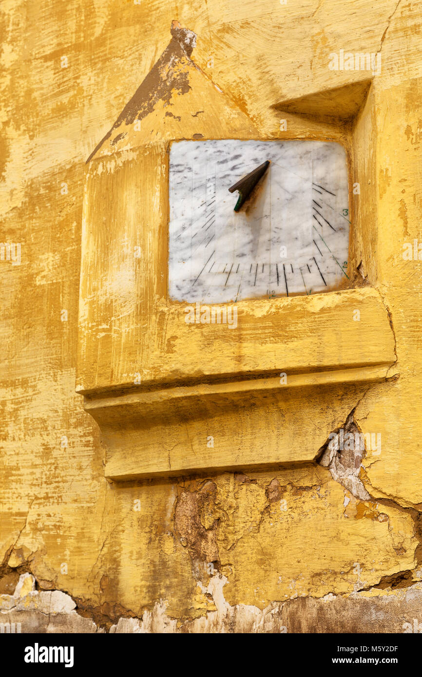 Broken sundial hi-res stock photography and images - Alamy