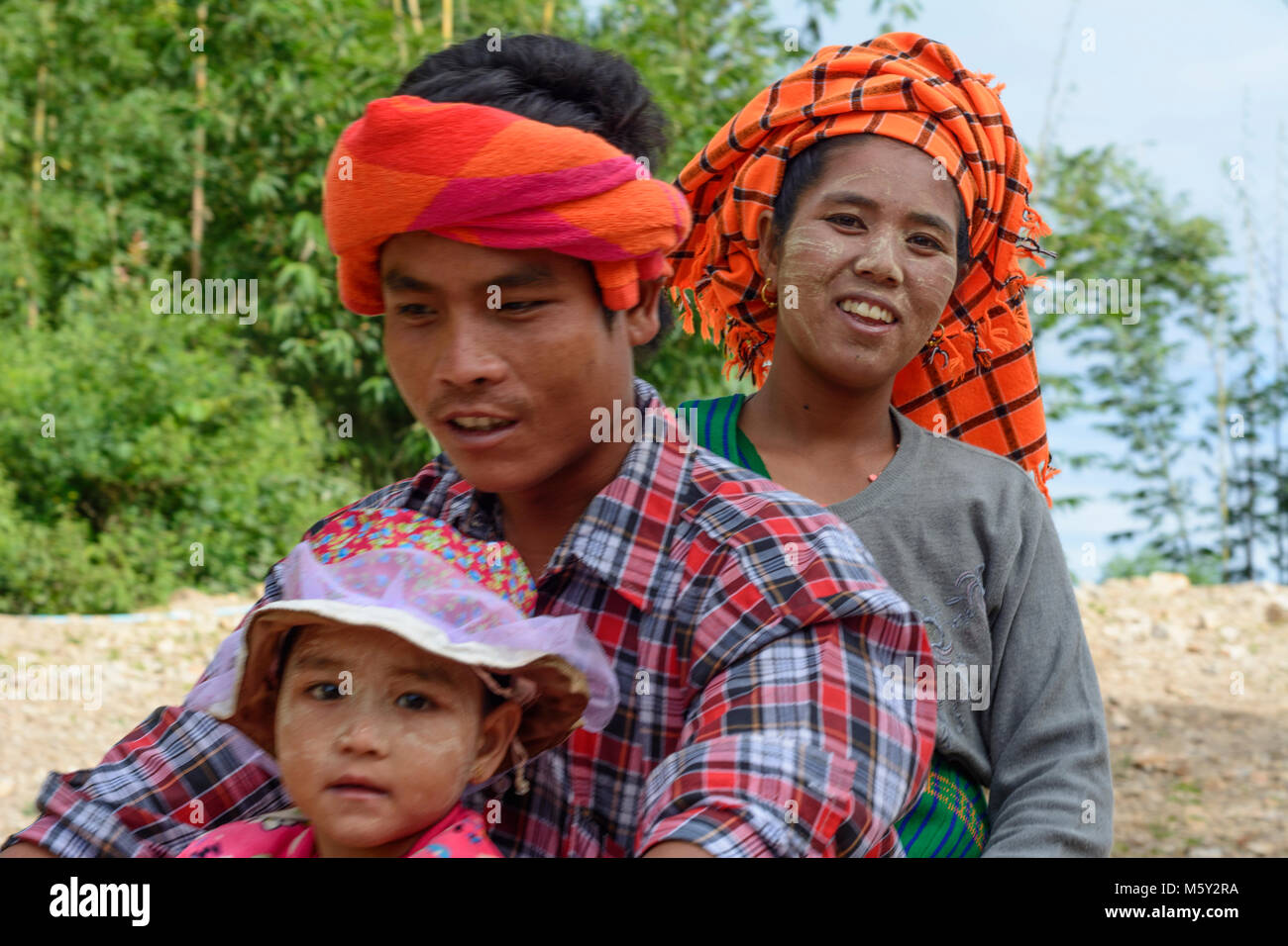 Shan family hi-res stock photography and images - Alamy