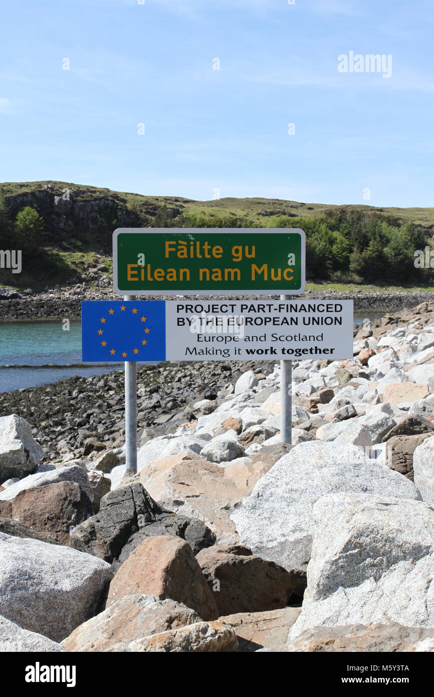 Gaelic Welcome to Isle of Muck Scotland May 2012 Stock Photo - Alamy