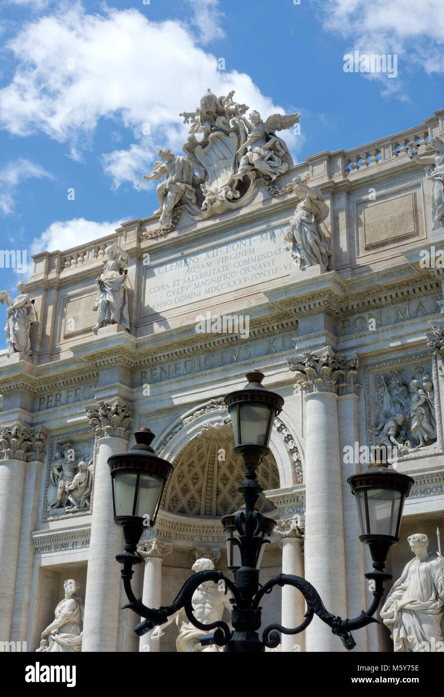 The Dukes of Poli's building is the background to the Trevi Fountain ...