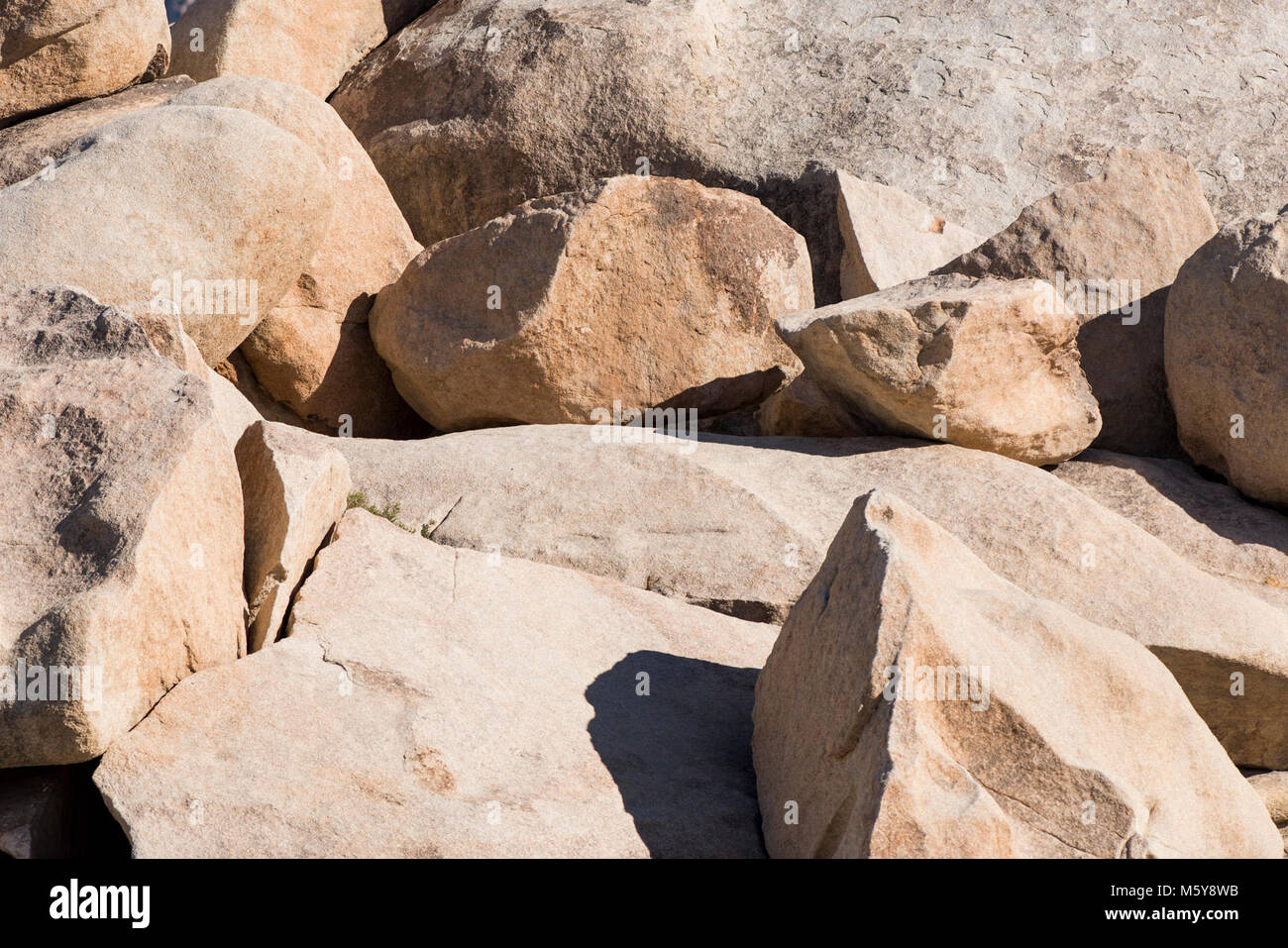 Boulder pile hi-res stock photography and images - Alamy