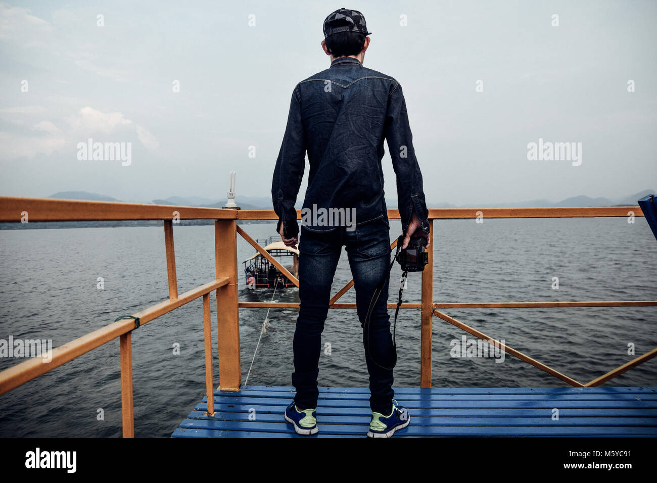 Cameraman is walking hi-res stock photography and images - Alamy