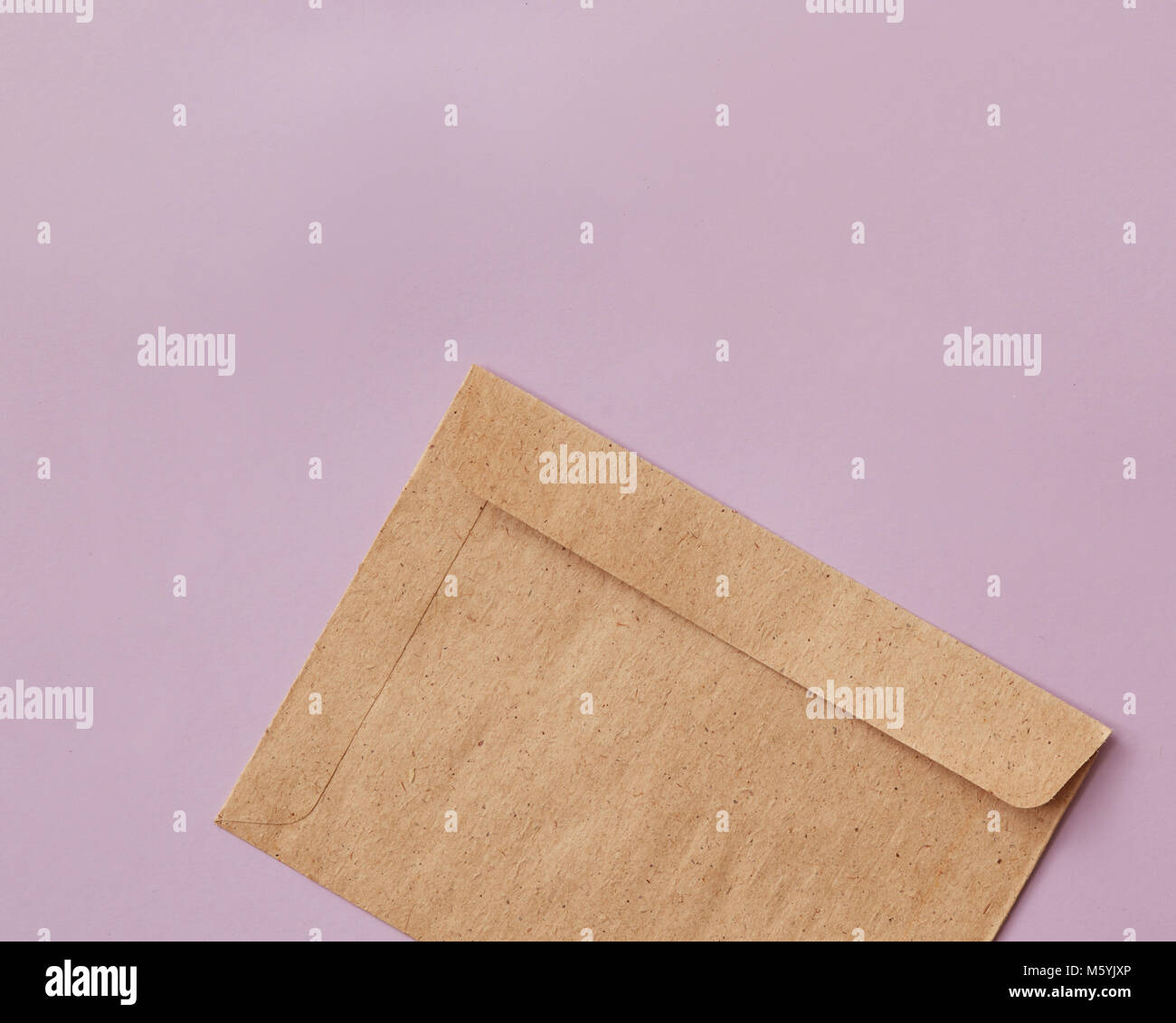 Brown craft envelope mailing hi-res stock photography and images - Alamy