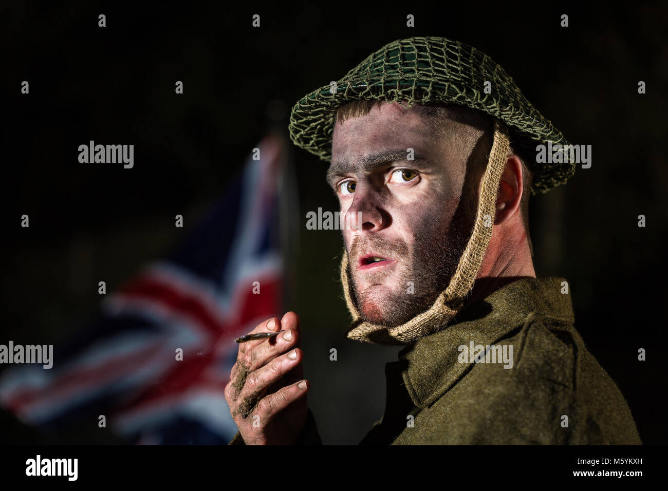 British army soldier giving hi-res stock photography and images - Alamy