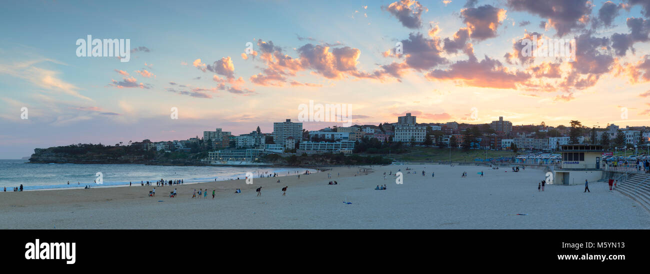 Sunset at bondi hi-res stock photography and images - Alamy