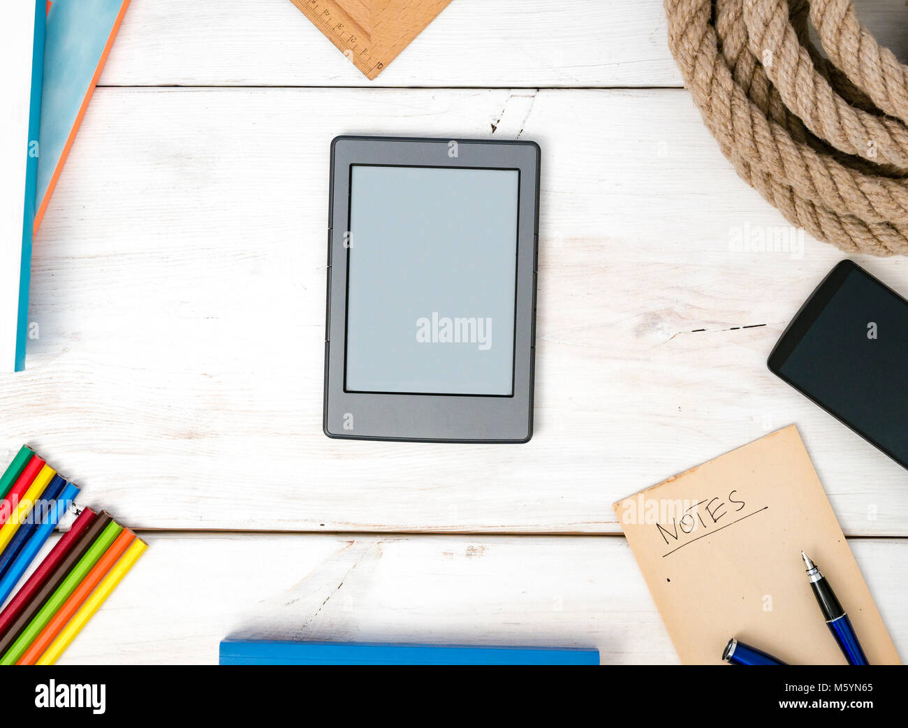 Flat lay school concept hi-res stock photography and images - Alamy