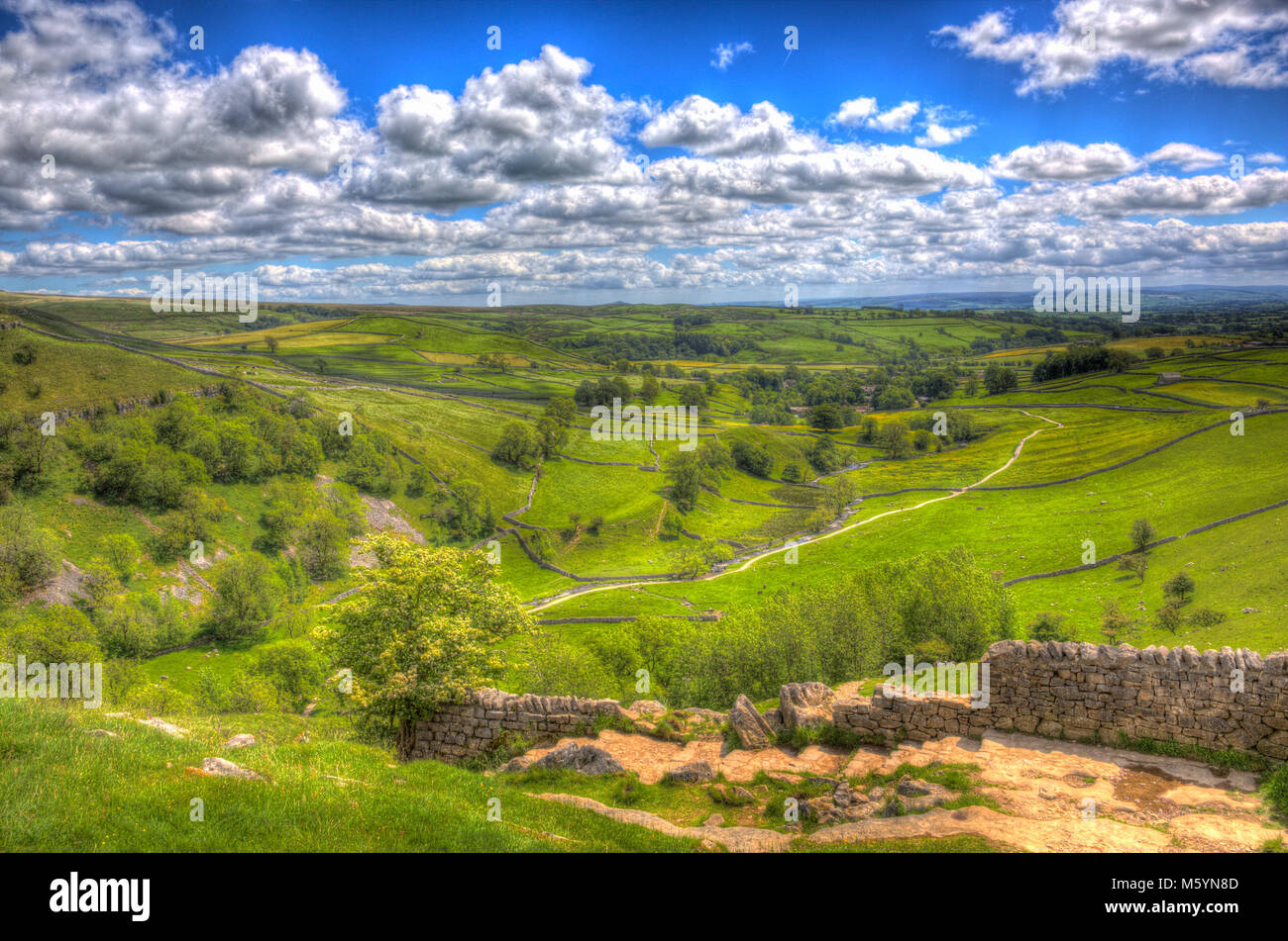 Top of malham cove hi-res stock photography and images - Alamy