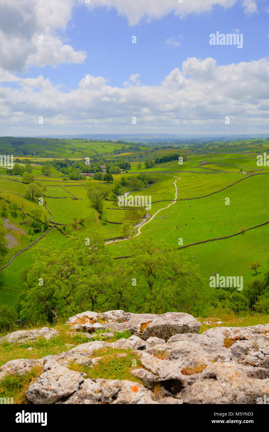 Top of malham cove hi-res stock photography and images - Alamy