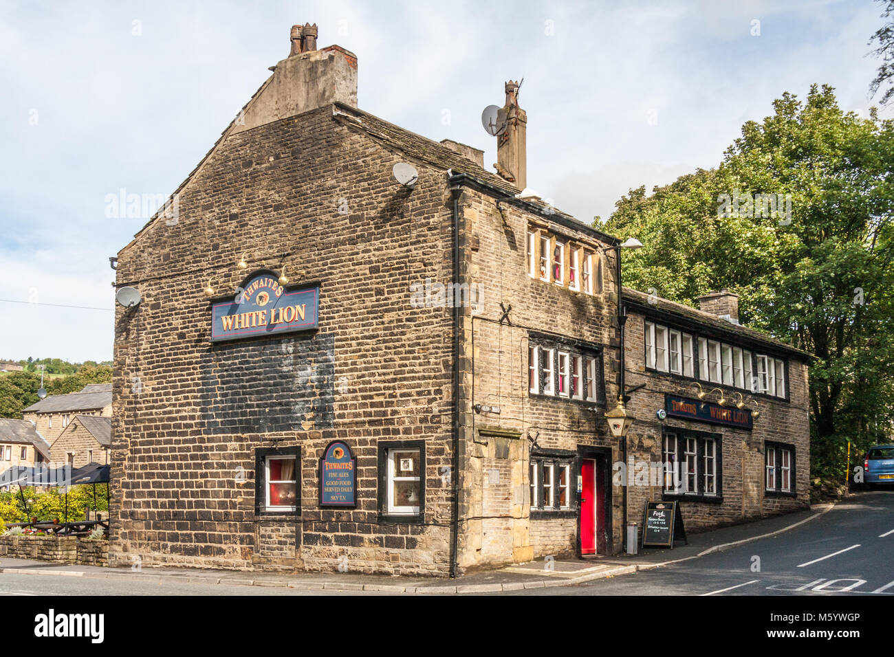 The White Lion public house, Uppermill, Saddleworth, Oldham, England ...