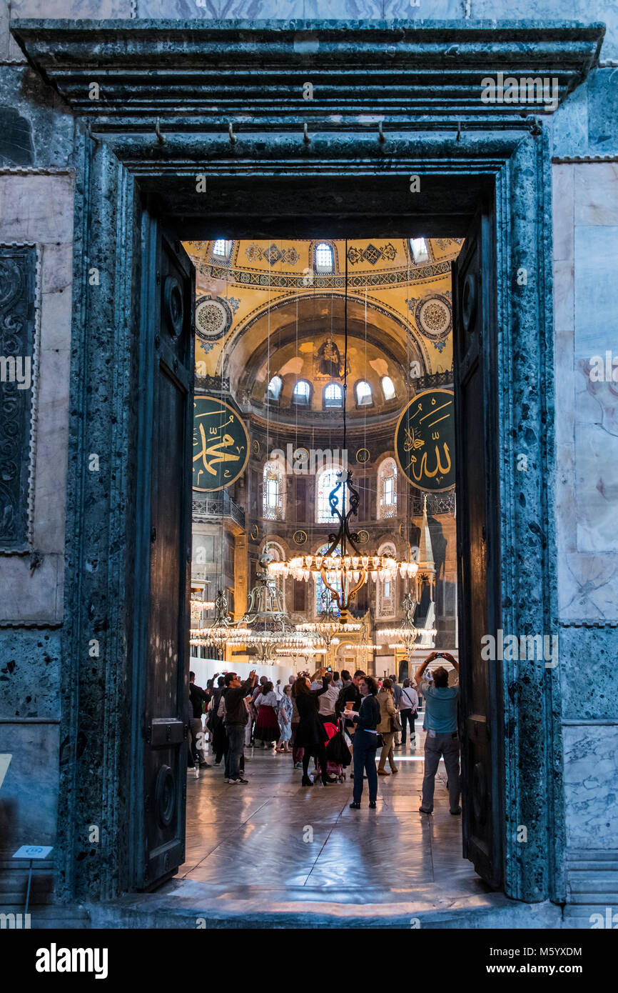 Aya Sofya, Hagia Sophia - Christendom’s largest cathedral for almost a ...