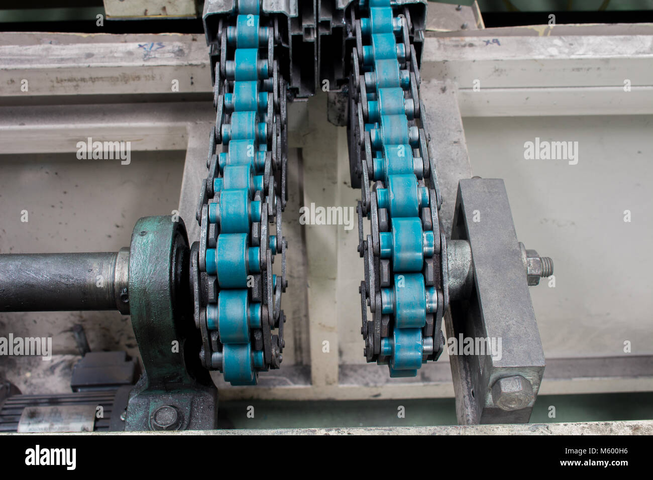 Conveyor at car factory hi-res stock photography and images - Alamy