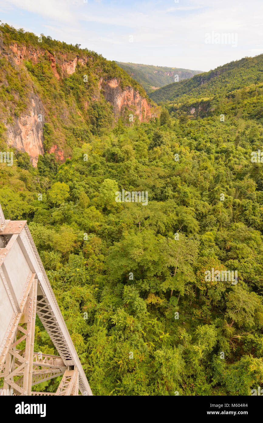 Nawnghkio: valley of Gohtwin Stream at Goteik viaduct (Gohteik, Gok ...
