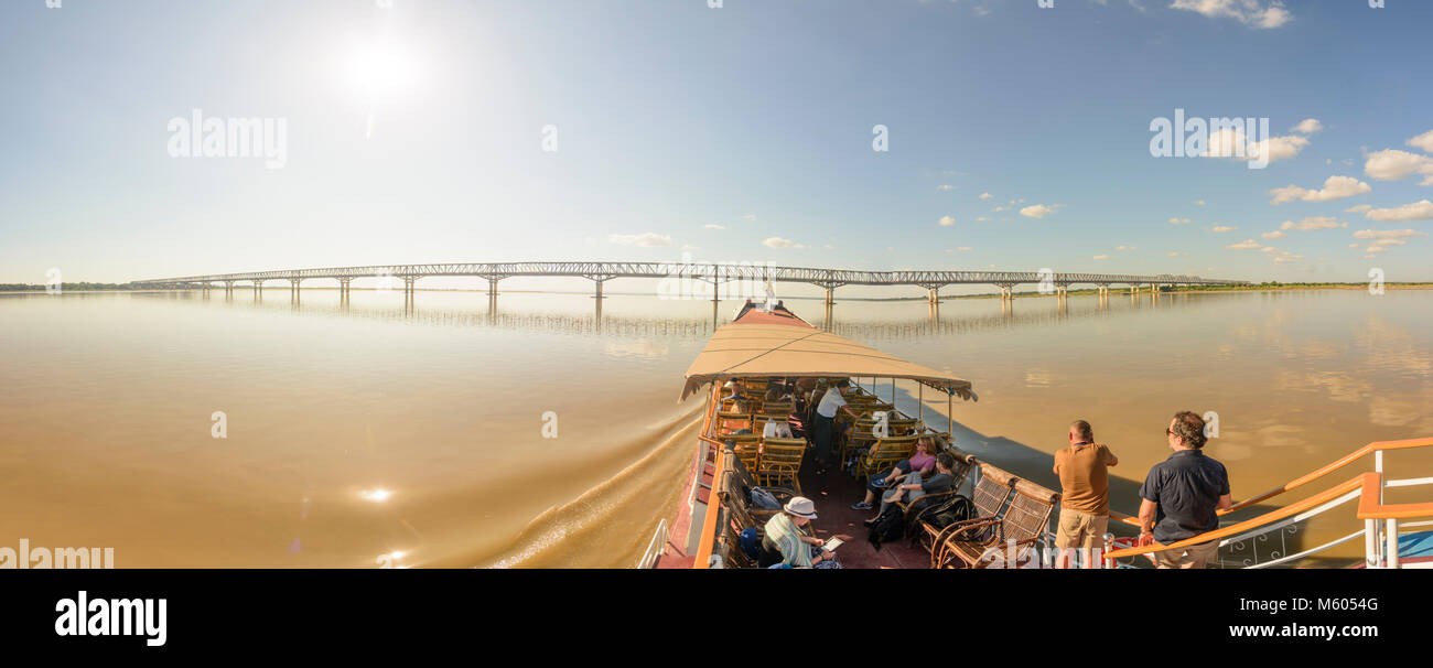 Pakokku: Irrawaddy (Ayeyarwady) River, road and railway bridge ...